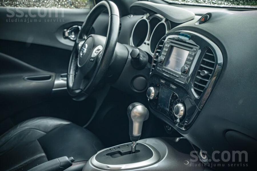 White Nissan Juke 2011 in Riga, with an engine capacity of 1.60 L and mileage of 126 thousand km for 5990 €, photo 9 on AUTOMOTO.COM.LV