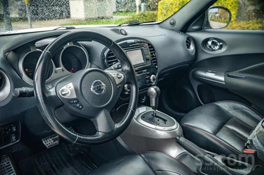 White Nissan Juke 2011 in Riga, with an engine capacity of 1.60 L and mileage of 126 thousand km for 5990 €, photo 14 on AUTOMOTO.COM.LV