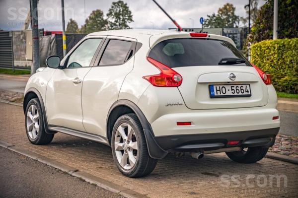 White Nissan Juke 2011 in Riga, with an engine capacity of 1.60 L and mileage of 126 thousand km for 5990 €, photo 7 on AUTOMOTO.COM.LV