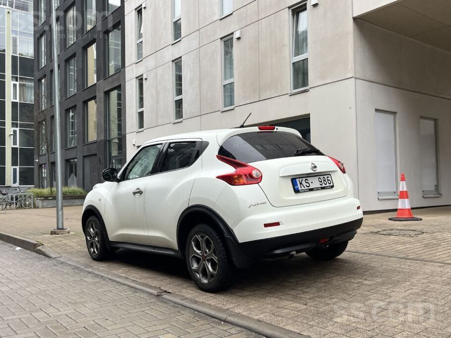 Balts Nissan Juke 2012 Rīga, ar dzinēja tilpumu 1.60 L un nobraukumu 151 tūkst. km par 6150 €, foto 4 vietnē AUTOMOTO.COM.LV