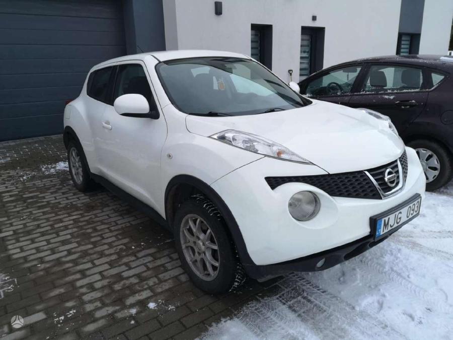 White Nissan Juke 2012 in Vilnius, with an engine capacity of 1.46 L and mileage of 236 thousand km for 2200 €, photo 3 on AUTOMOTO.COM.LV
