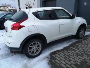 White Nissan Juke 2012 in Vilnius, with an engine capacity of 1.46 L and mileage of 236 thousand km for 2200 €, photo 4 on AUTOMOTO.COM.LV