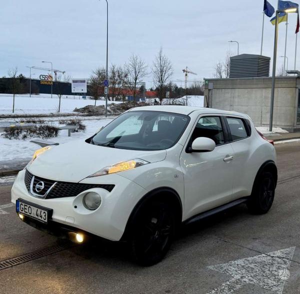White Nissan Juke 2012 in Vilnius, with an engine capacity of 1.60 L and mileage of 121 thousand km for 4700 €, photo 1 on AUTOMOTO.COM.LV