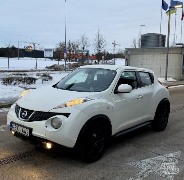 White Nissan Juke 2012 in Vilnius, with an engine capacity of 1.60 L and mileage of 121 thousand km for 4700 €, photo 1 on AUTOMOTO.COM.LV