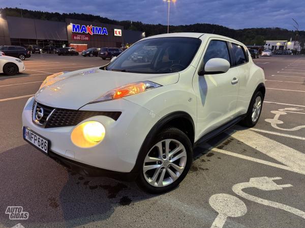 White Nissan Juke 2012 in Panevezys, with an engine capacity of 1.60 L and mileage of 184 thousand km for 7500 €, photo 3 on AUTOMOTO.COM.LV