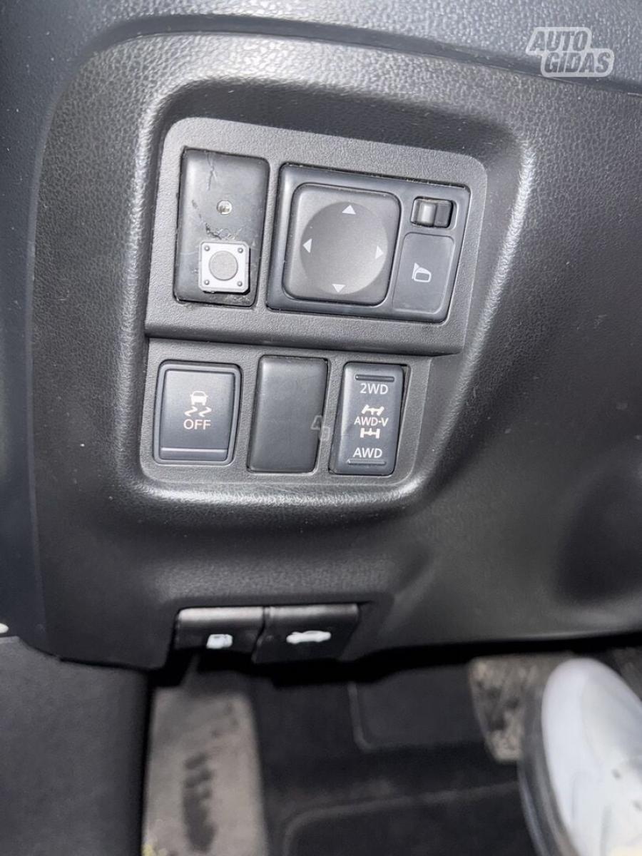 Balts Nissan Juke 2012 Panevēža, ar dzinēja tilpumu 1.60 L un nobraukumu 184 tūkst. km par 7500 €, foto 19 vietnē AUTOMOTO.COM.LV