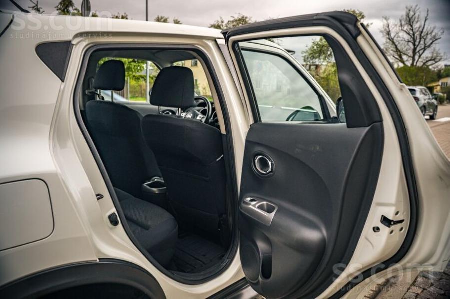 Balts Nissan Juke 2012 Rīga, ar dzinēja tilpumu 1.60 L un nobraukumu 0 tūkst. km par 4990 €, foto 14 vietnē AUTOMOTO.COM.LV