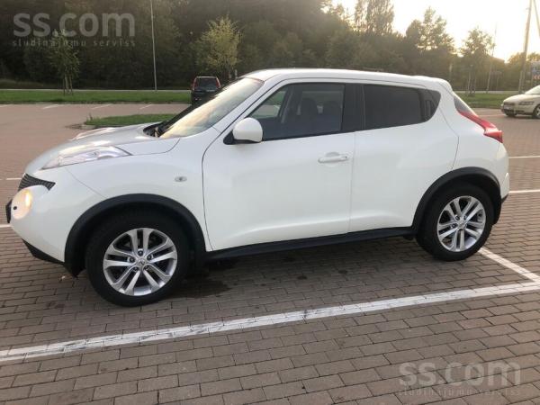 Белый Ниссан Жук 2012 в Рига, объемом двигателя 1.60 л и пробегом 170 тыс. км за 6700 €, фото 2 на AUTOMOTO.COM.LV