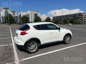 Balts Nissan Juke 2012 Rīga, ar dzinēja tilpumu 1.60 L un nobraukumu 208 tūkst. km par 5900 €, foto 4 vietnē AUTOMOTO.COM.LV