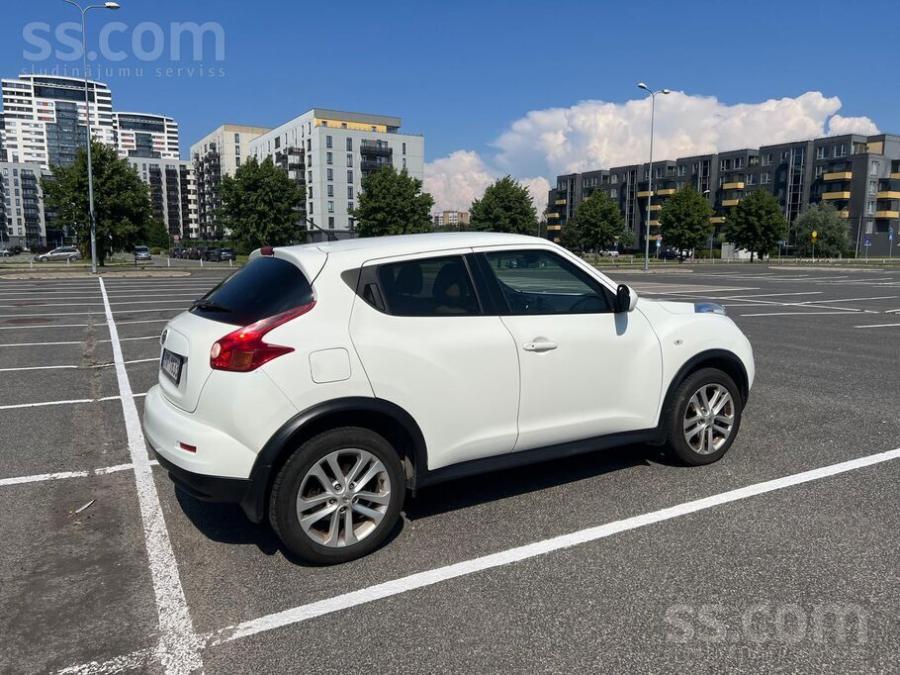Balts Nissan Juke 2012 Rīga, ar dzinēja tilpumu 1.60 L un nobraukumu 208 tūkst. km par 5900 €, foto 4 vietnē AUTOMOTO.COM.LV