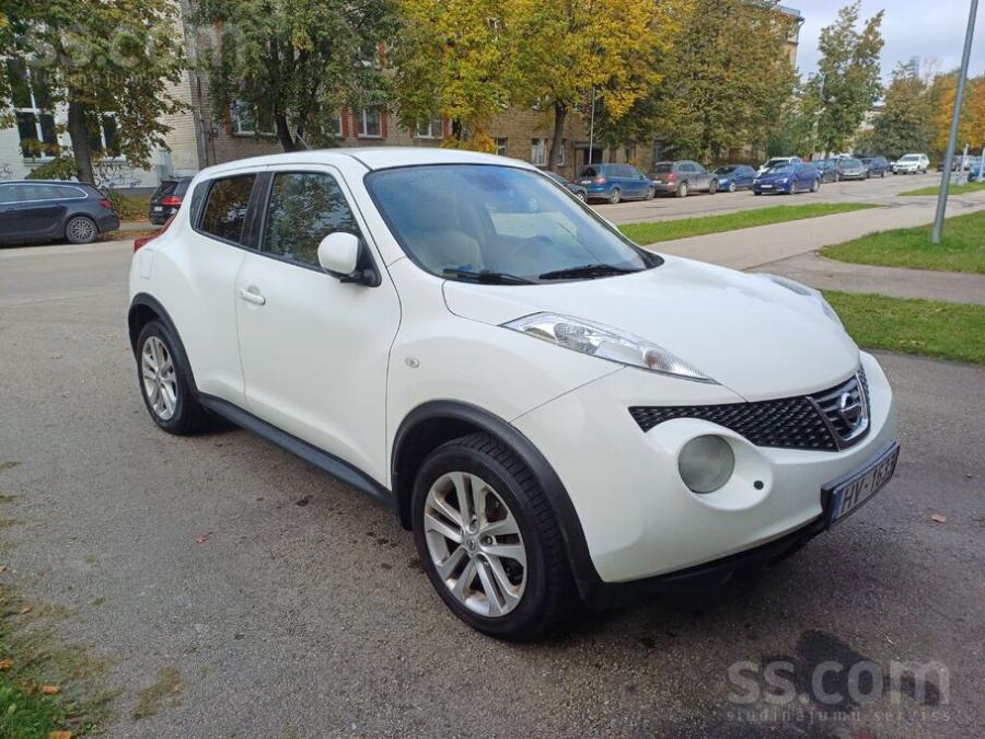 Balts Nissan Juke 2012 Rīga, ar dzinēja tilpumu 1.60 L un nobraukumu 212 tūkst. km par 4800 €, foto 3 vietnē AUTOMOTO.COM.LV