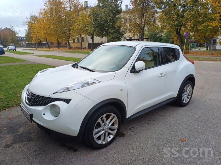 Balts Nissan Juke 2012 Rīga, ar dzinēja tilpumu 1.60 L un nobraukumu 212 tūkst. km par 4800 €, foto 4 vietnē AUTOMOTO.COM.LV