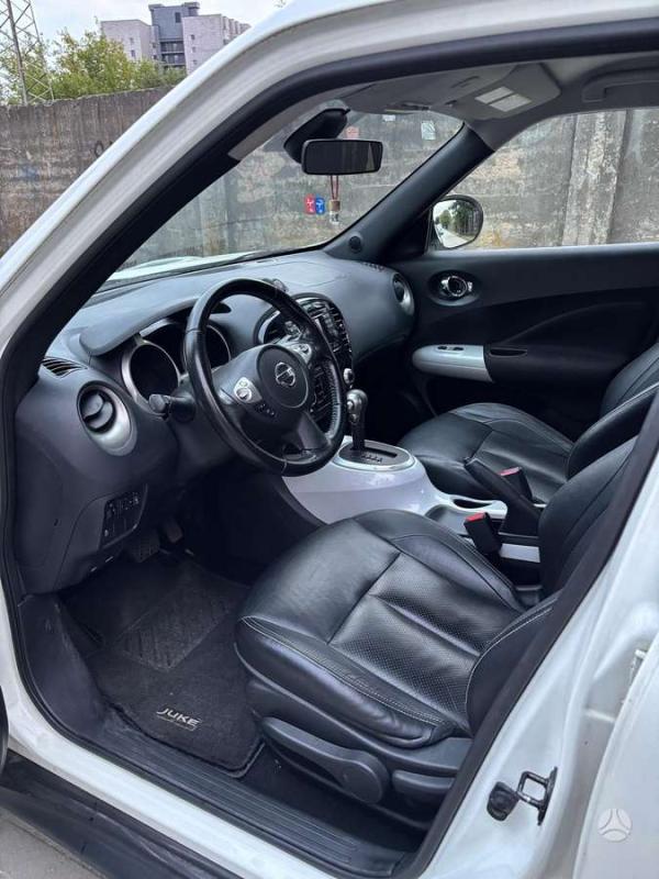 Balts Nissan Juke 2012 Viļņa, ar dzinēja tilpumu 1.60 L un nobraukumu 120 tūkst. km par 3200 €, foto 8 vietnē AUTOMOTO.COM.LV
