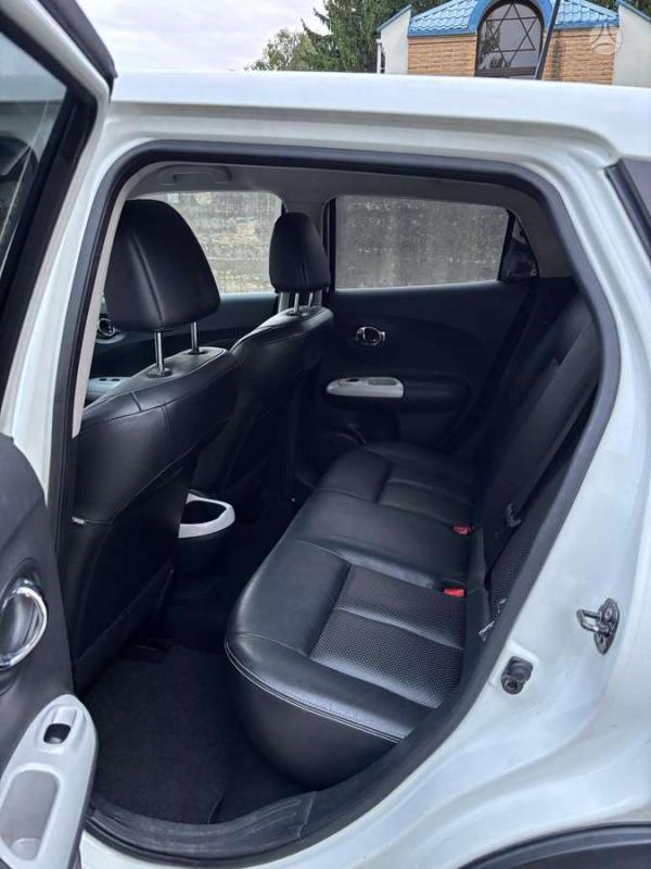 Balts Nissan Juke 2012 Viļņa, ar dzinēja tilpumu 1.60 L un nobraukumu 120 tūkst. km par 3200 €, foto 9 vietnē AUTOMOTO.COM.LV