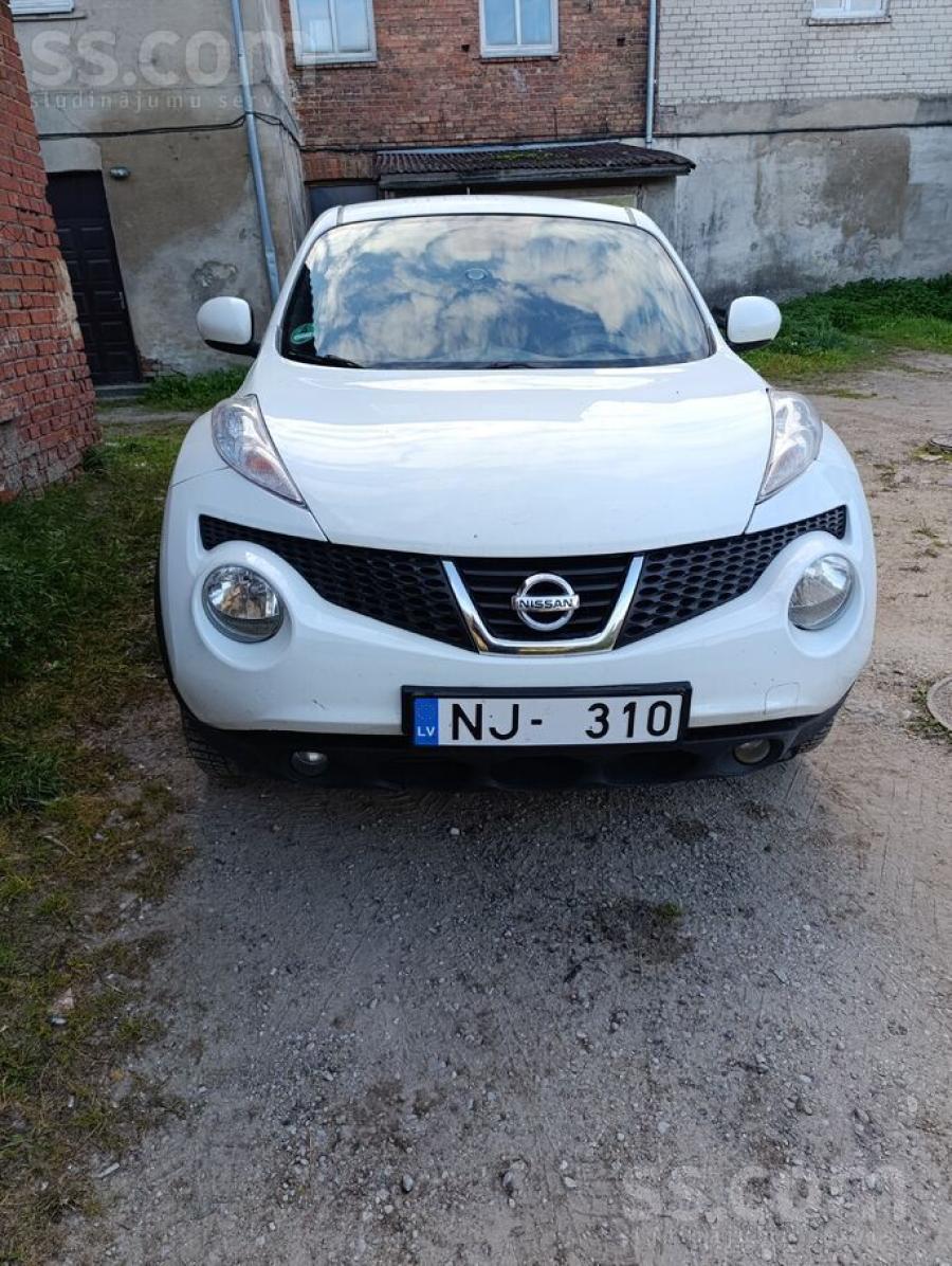 White Nissan Juke 2013 in Saldus, with an engine capacity of 1.50 L and mileage of 217 thousand km for 4800 €, photo 3 on AUTOMOTO.COM.LV