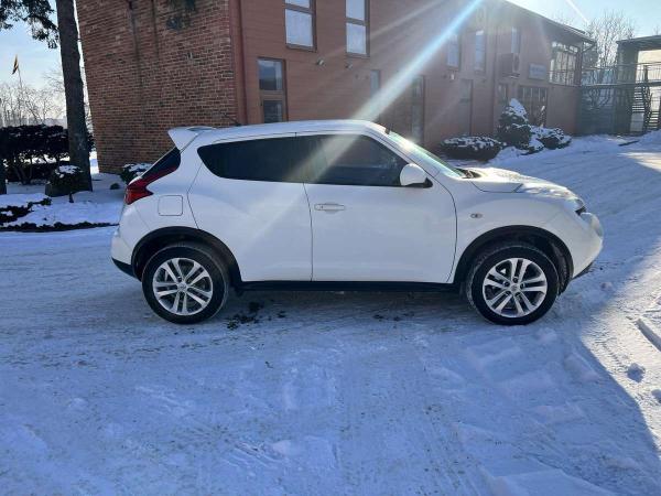 Balts Nissan Juke 2013 Marijampole, ar dzinēja tilpumu 1.62 L un nobraukumu 189 tūkst. km par 4200 €, foto 4 vietnē AUTOMOTO.COM.LV