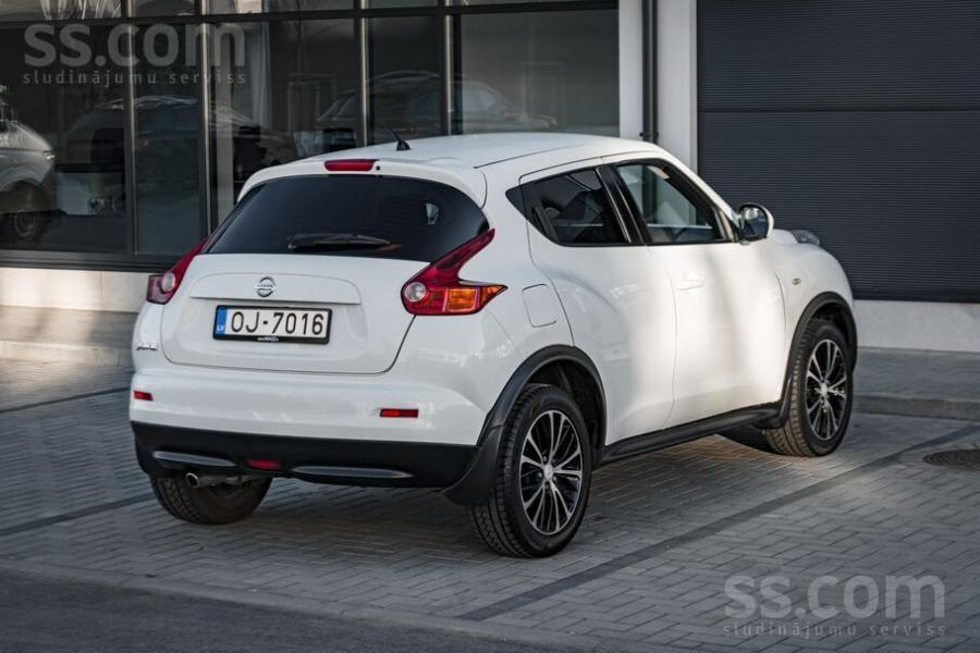 White Nissan Juke 2013 in Riga, with an engine capacity of 1.60 L and mileage of 217 thousand km for 6750 €, photo 5 on AUTOMOTO.COM.LV