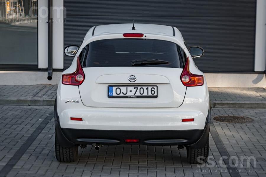 White Nissan Juke 2013 in Riga, with an engine capacity of 1.60 L and mileage of 217 thousand km for 6750 €, photo 6 on AUTOMOTO.COM.LV