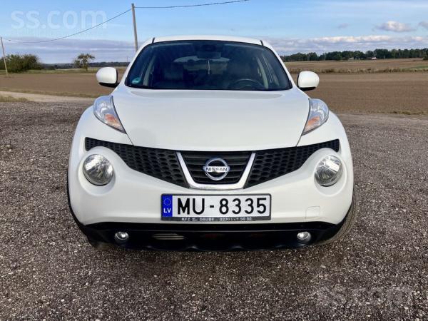 White Nissan Juke 2013 in Talsi, with an engine capacity of 1.50 L and mileage of 202 thousand km for 4999 €, photo 8 on AUTOMOTO.COM.LV