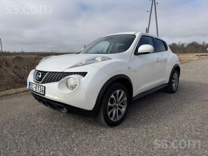 White Nissan Juke 2013 in Ogre, with an engine capacity of 1.60 L and mileage of 96 thousand km for 6800 €, photo 7 on AUTOMOTO.COM.LV