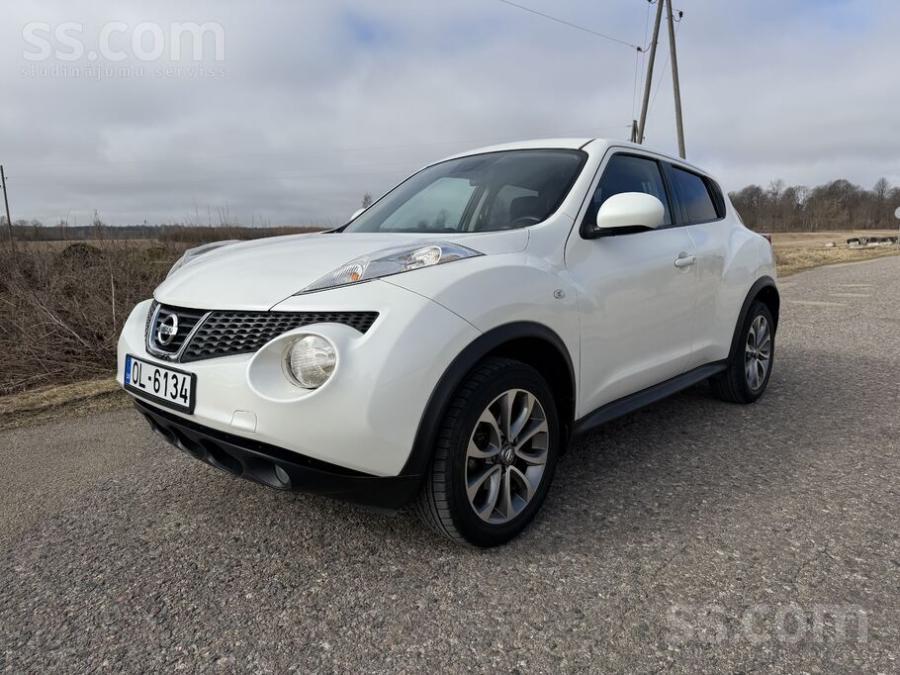 White Nissan Juke 2013 in Ogre, with an engine capacity of 1.60 L and mileage of 96 thousand km for 6800 €, photo 7 on AUTOMOTO.COM.LV