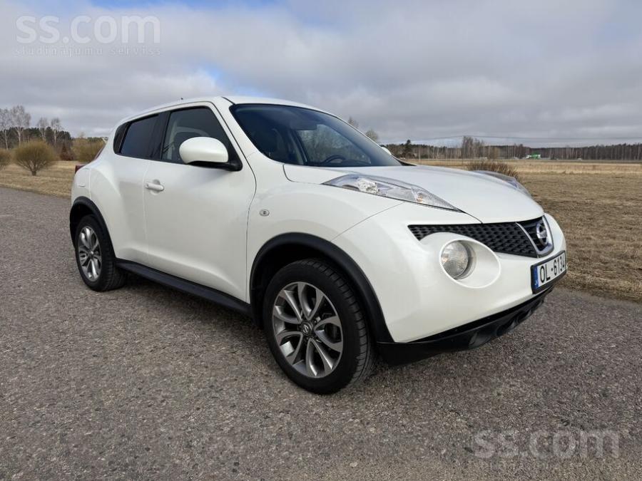 White Nissan Juke 2013 in Ogre, with an engine capacity of 1.60 L and mileage of 96 thousand km for 6800 €, photo 8 on AUTOMOTO.COM.LV