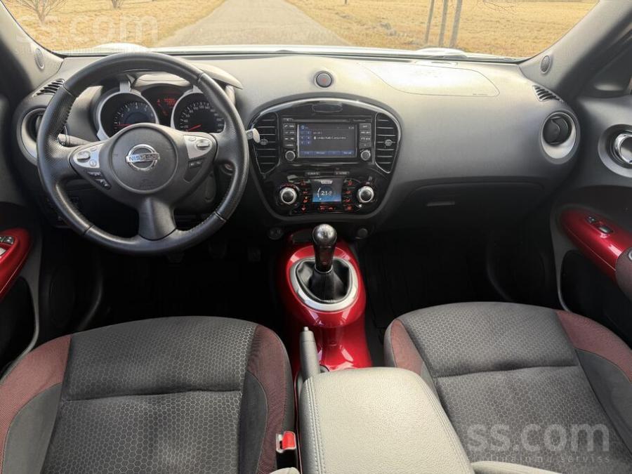 White Nissan Juke 2013 in Ogre, with an engine capacity of 1.60 L and mileage of 96 thousand km for 6800 €, photo 9 on AUTOMOTO.COM.LV