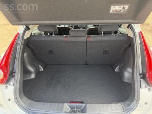 White Nissan Juke 2013 in Ogre, with an engine capacity of 1.60 L and mileage of 96 thousand km for 6800 €, photo 12 on AUTOMOTO.COM.LV