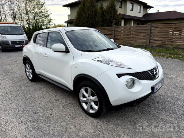 White Nissan Juke 2013 in Saldus, with an engine capacity of 1.50 L and mileage of 217 thousand km for 4250 €, photo 3 on AUTOMOTO.COM.LV