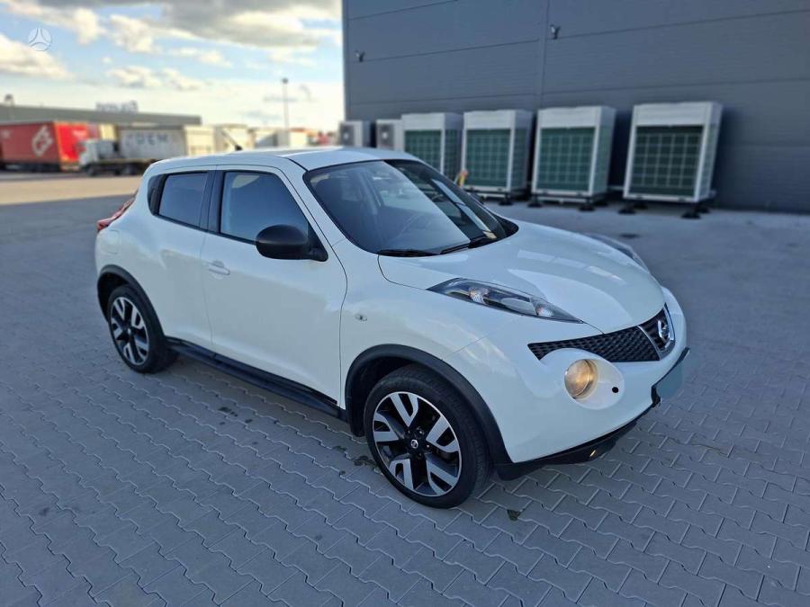 White Nissan Juke 2013 in Kaunas, with an engine capacity of 0.00 L and mileage of 290 thousand km for 4800 €, photo 1 on AUTOMOTO.COM.LV
