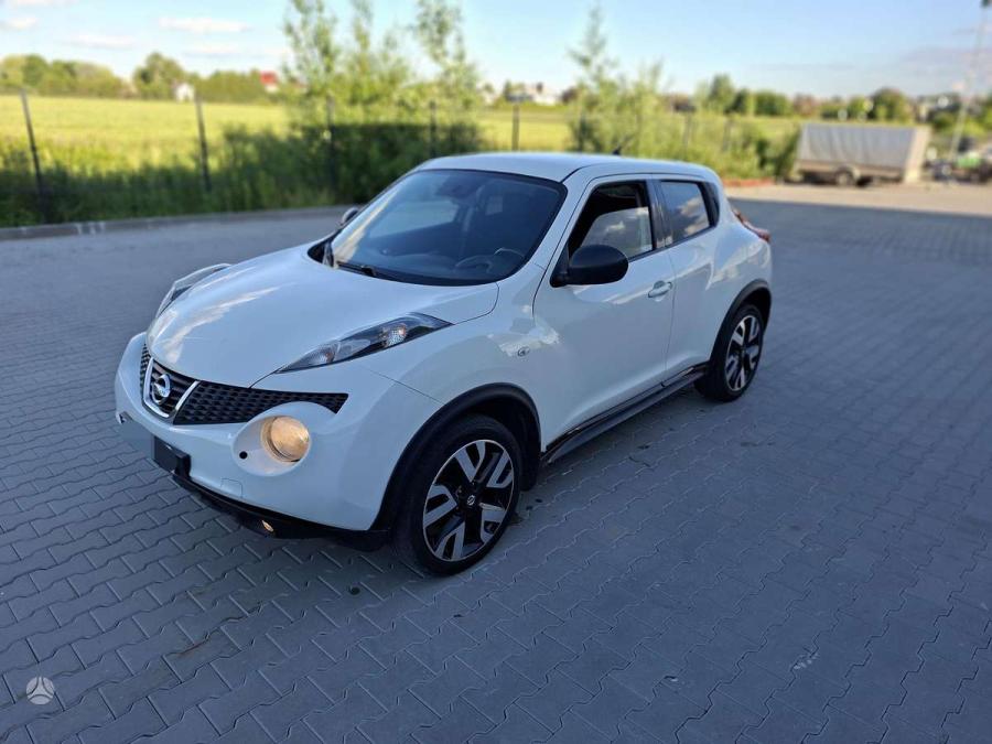 White Nissan Juke 2013 in Kaunas, with an engine capacity of 0.00 L and mileage of 290 thousand km for 4800 €, photo 5 on AUTOMOTO.COM.LV