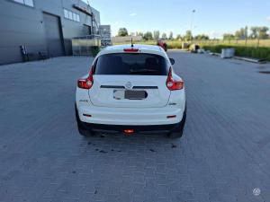 White Nissan Juke 2013 in Kaunas, with an engine capacity of 0.00 L and mileage of 290 thousand km for 4800 €, photo 8 on AUTOMOTO.COM.LV