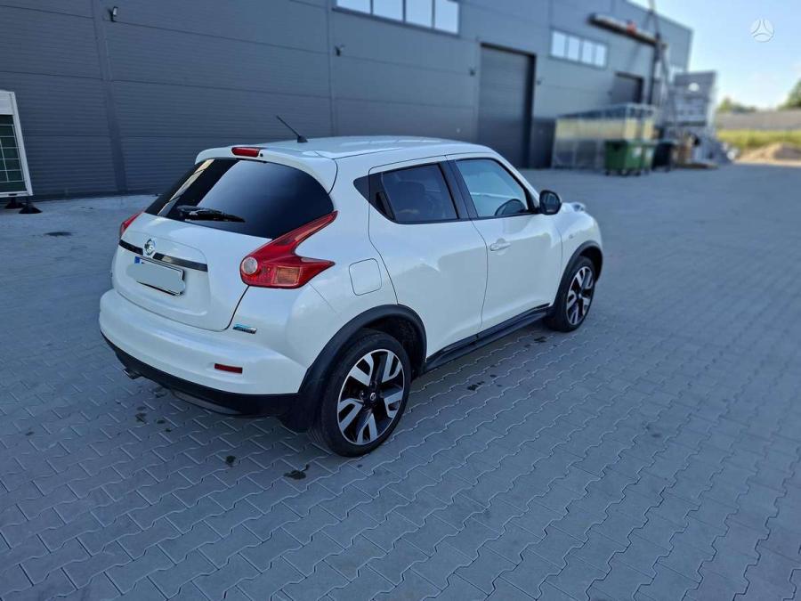 White Nissan Juke 2013 in Kaunas, with an engine capacity of 0.00 L and mileage of 290 thousand km for 4800 €, photo 10 on AUTOMOTO.COM.LV