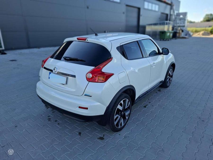 White Nissan Juke 2013 in Kaunas, with an engine capacity of 0.00 L and mileage of 290 thousand km for 4800 €, photo 11 on AUTOMOTO.COM.LV