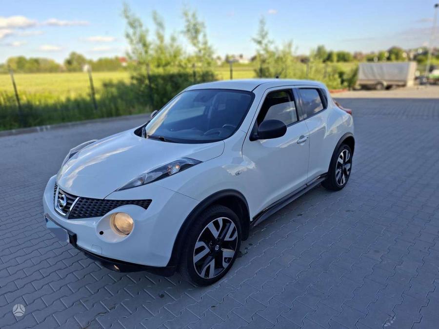 White Nissan Juke 2013 in Kaunas, with an engine capacity of 0.00 L and mileage of 290 thousand km for 4800 €, photo 12 on AUTOMOTO.COM.LV