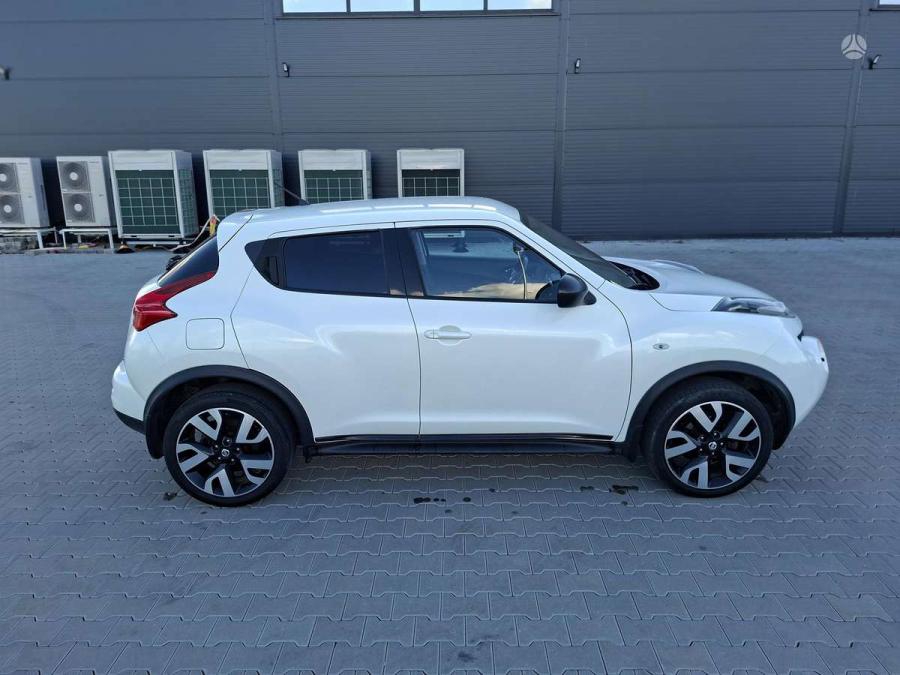 White Nissan Juke 2013 in Kaunas, with an engine capacity of 0.00 L and mileage of 290 thousand km for 4800 €, photo 14 on AUTOMOTO.COM.LV