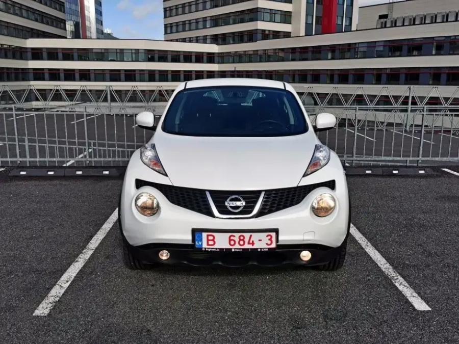 White Nissan Juke 2013 in Riga, with an engine capacity of 1.50 L and mileage of 164 thousand km for 6390 €, photo 3 on AUTOMOTO.COM.LV