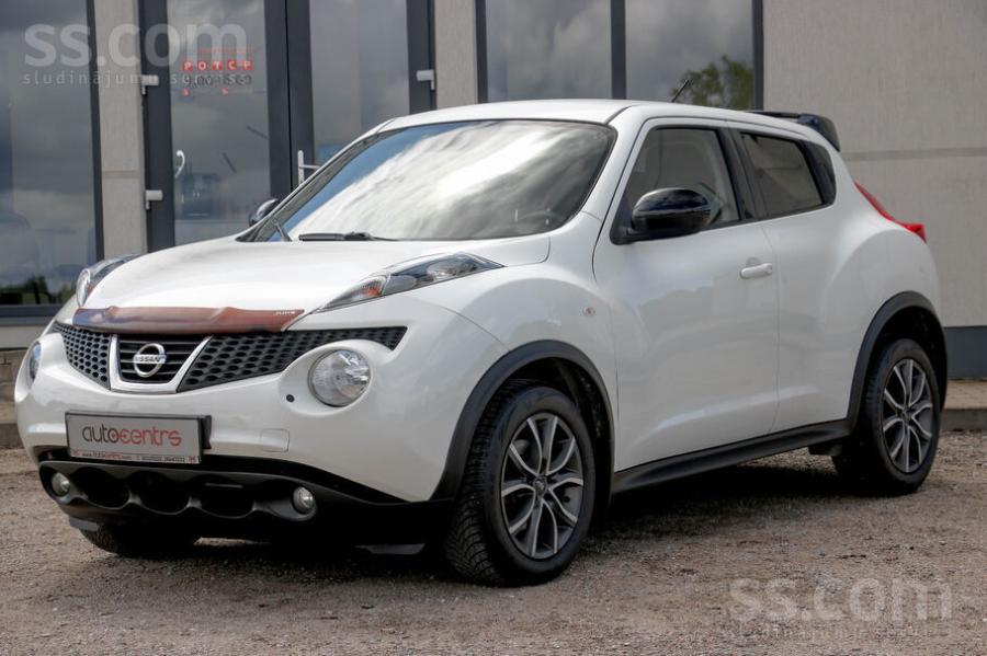 White Nissan Juke 2013 in Tukums, with an engine capacity of 1.60 L and mileage of 165 thousand km for 5952 €, photo 4 on AUTOMOTO.COM.LV