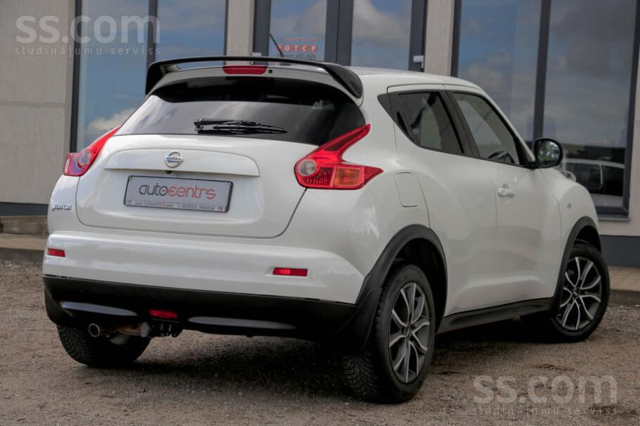 White Nissan Juke 2013 in Tukums, with an engine capacity of 1.60 L and mileage of 165 thousand km for 5952 €, photo 7 on AUTOMOTO.COM.LV