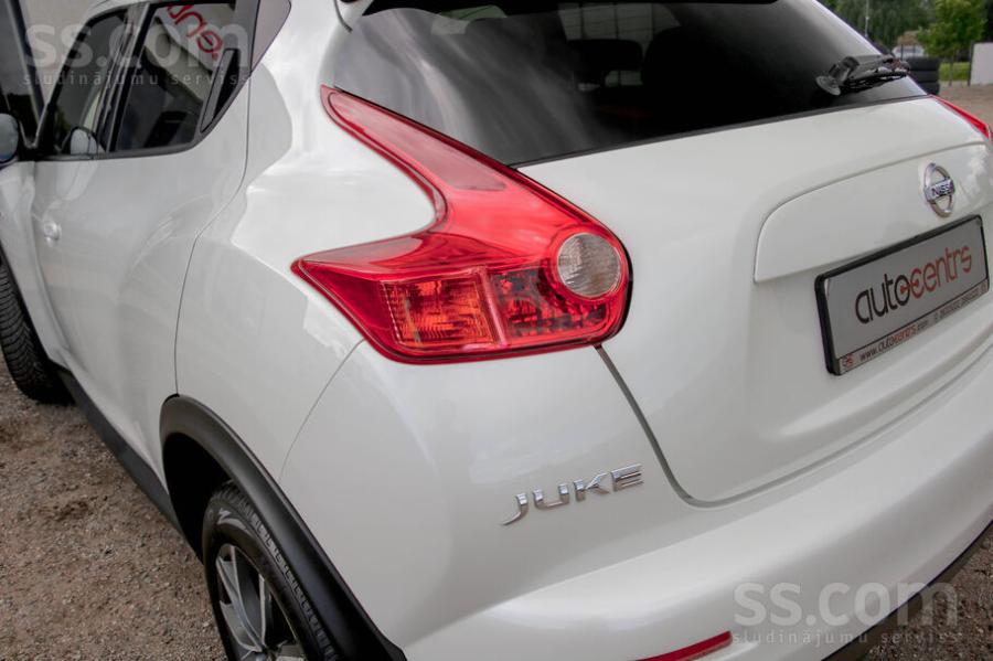 White Nissan Juke 2013 in Tukums, with an engine capacity of 1.60 L and mileage of 165 thousand km for 5952 €, photo 9 on AUTOMOTO.COM.LV