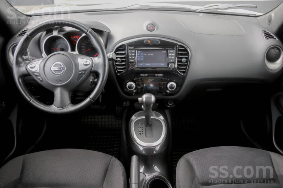 White Nissan Juke 2013 in Tukums, with an engine capacity of 1.60 L and mileage of 165 thousand km for 5952 €, photo 14 on AUTOMOTO.COM.LV