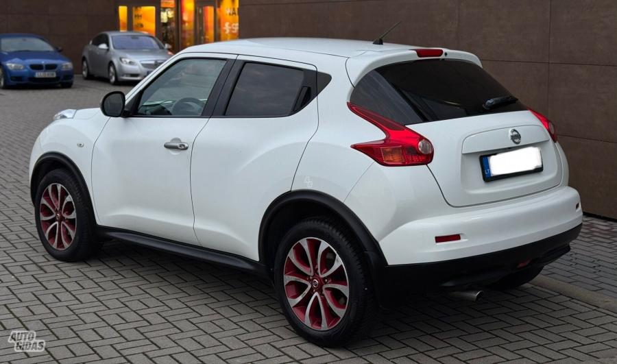 White Nissan Juke 2013 in Klaipeda, with an engine capacity of 1.60 L and mileage of 199 thousand km for 3500 €, photo 5 on AUTOMOTO.COM.LV