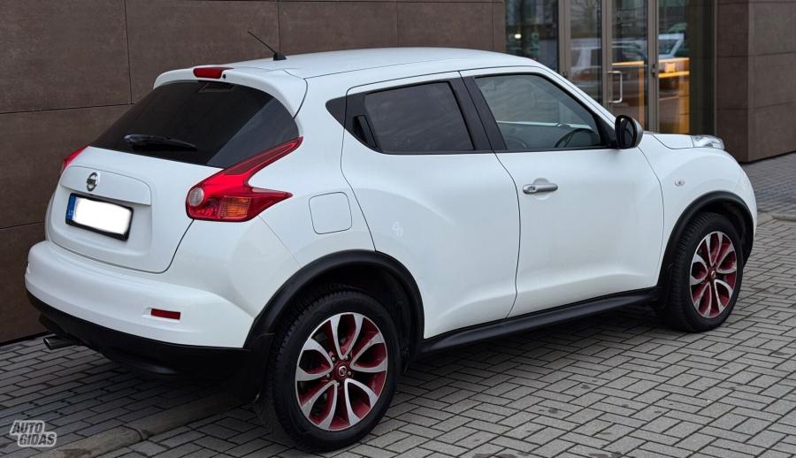 White Nissan Juke 2013 in Klaipeda, with an engine capacity of 1.60 L and mileage of 199 thousand km for 3500 €, photo 8 on AUTOMOTO.COM.LV
