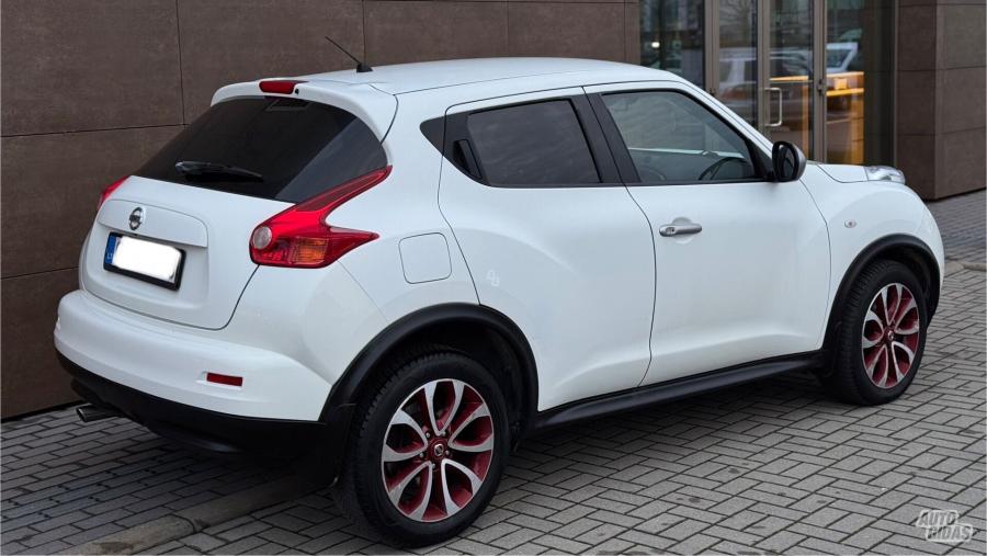 White Nissan Juke 2013 in Klaipeda, with an engine capacity of 1.60 L and mileage of 199 thousand km for 3500 €, photo 9 on AUTOMOTO.COM.LV