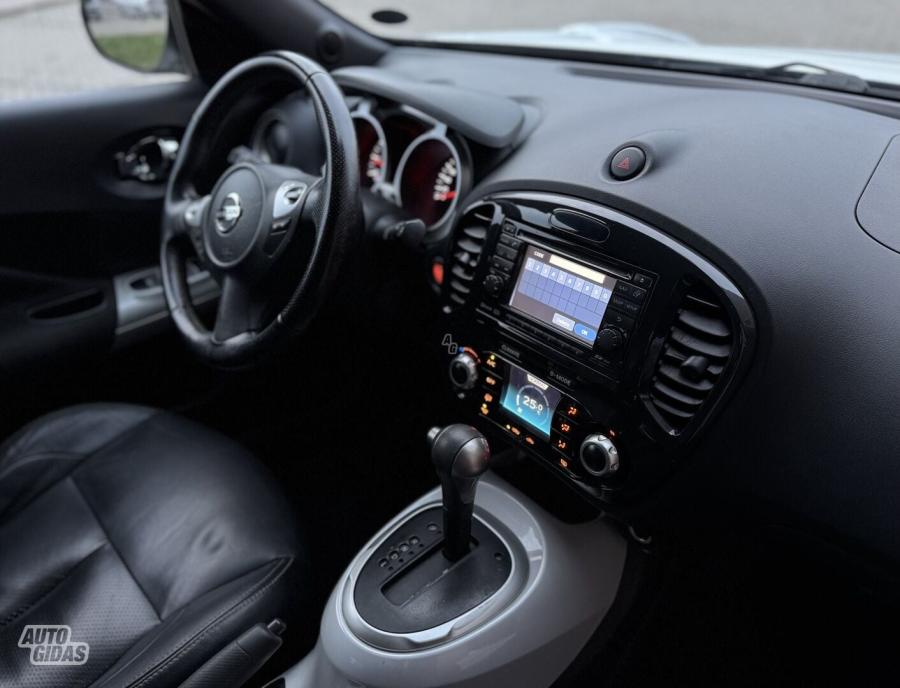 White Nissan Juke 2013 in Klaipeda, with an engine capacity of 1.60 L and mileage of 199 thousand km for 3500 €, photo 22 on AUTOMOTO.COM.LV