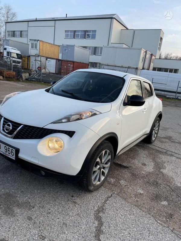 White Nissan Juke 2013 in Alytus, with an engine capacity of 1.46 L and mileage of 155 thousand km for 4500 €, photo 1 on AUTOMOTO.COM.LV