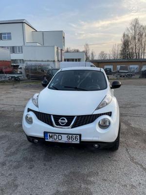 White Nissan Juke 2013 in Alytus, with an engine capacity of 1.46 L and mileage of 155 thousand km for 4500 €, photo 3 on AUTOMOTO.COM.LV