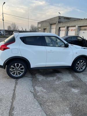 White Nissan Juke 2013 in Alytus, with an engine capacity of 1.46 L and mileage of 155 thousand km for 4500 €, photo 8 on AUTOMOTO.COM.LV