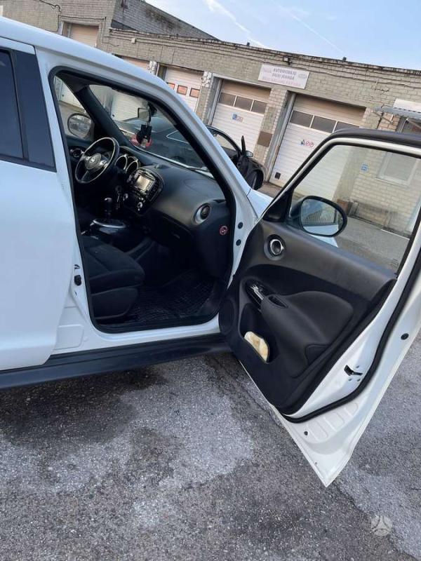 White Nissan Juke 2013 in Alytus, with an engine capacity of 1.46 L and mileage of 155 thousand km for 4500 €, photo 9 on AUTOMOTO.COM.LV