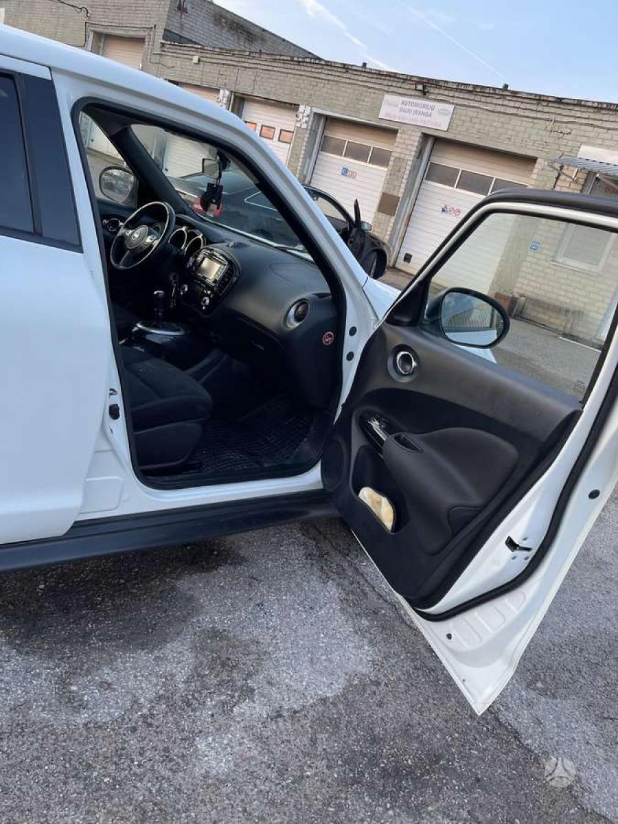 White Nissan Juke 2013 in Alytus, with an engine capacity of 1.46 L and mileage of 155 thousand km for 4500 €, photo 10 on AUTOMOTO.COM.LV